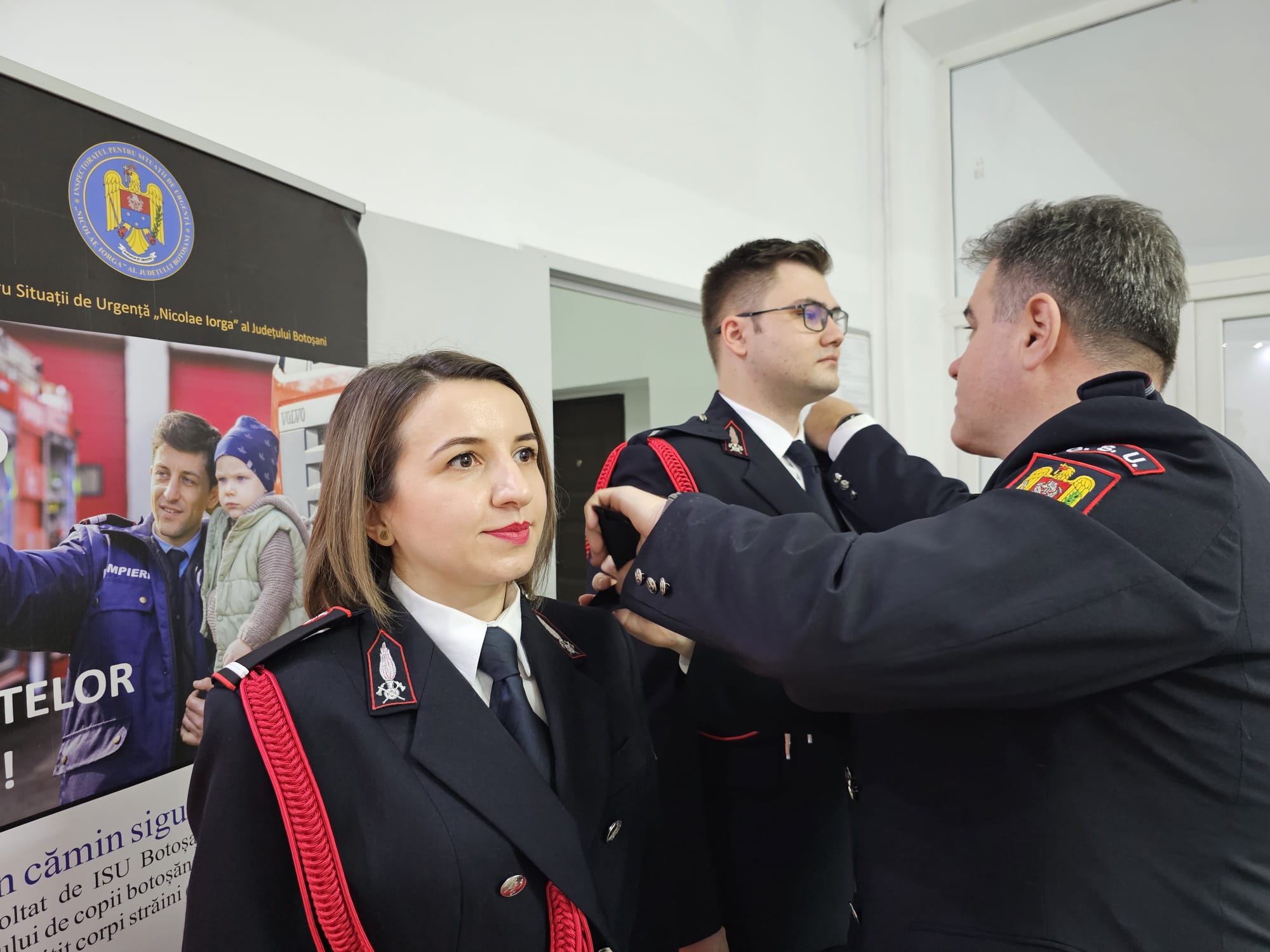 ISU Botoșani: pompieri avansați și numiți în funcție, de Ziua Națională ...